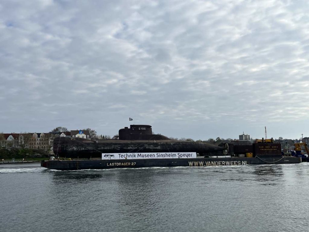 U-Boot U 17 Transport von Kiel durch den Nord-Ostsee-Kanal 29.04.2023 ...