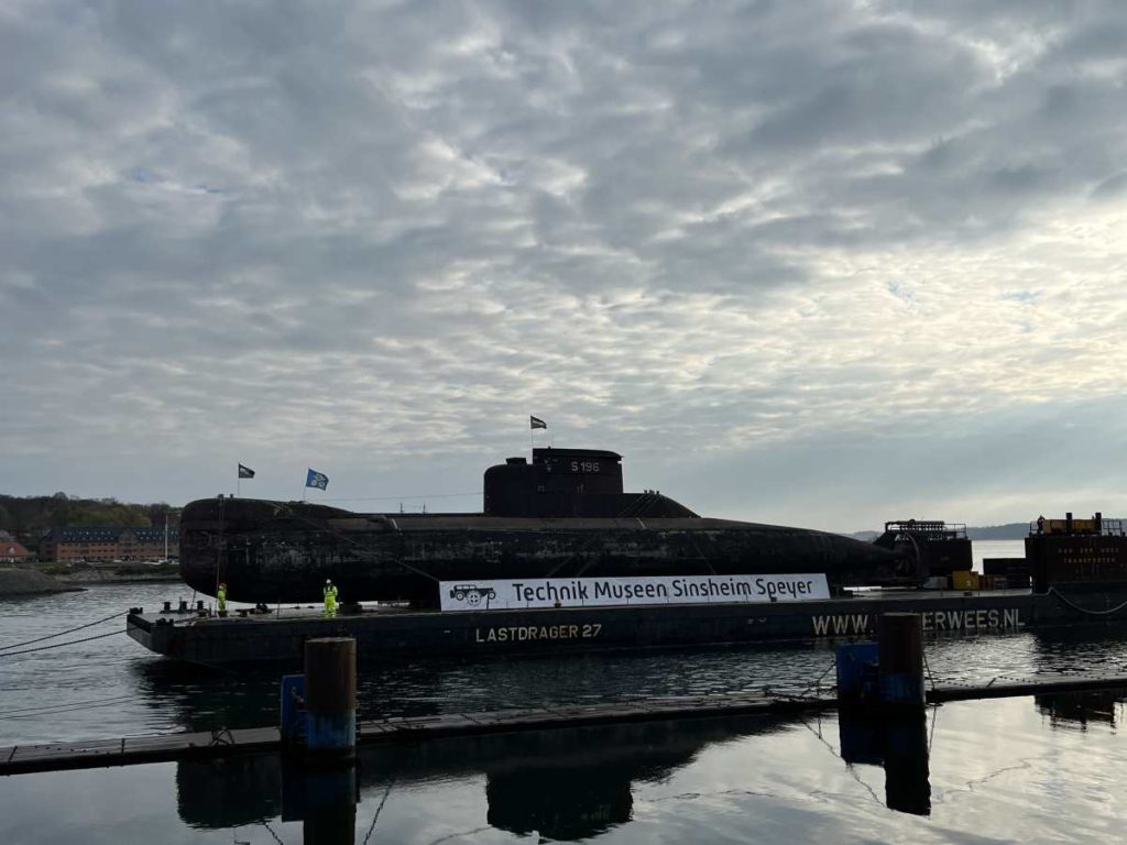U-Boot U 17 Transport von Kiel durch den Nord-Ostsee-Kanal 29.04.2023 ...
